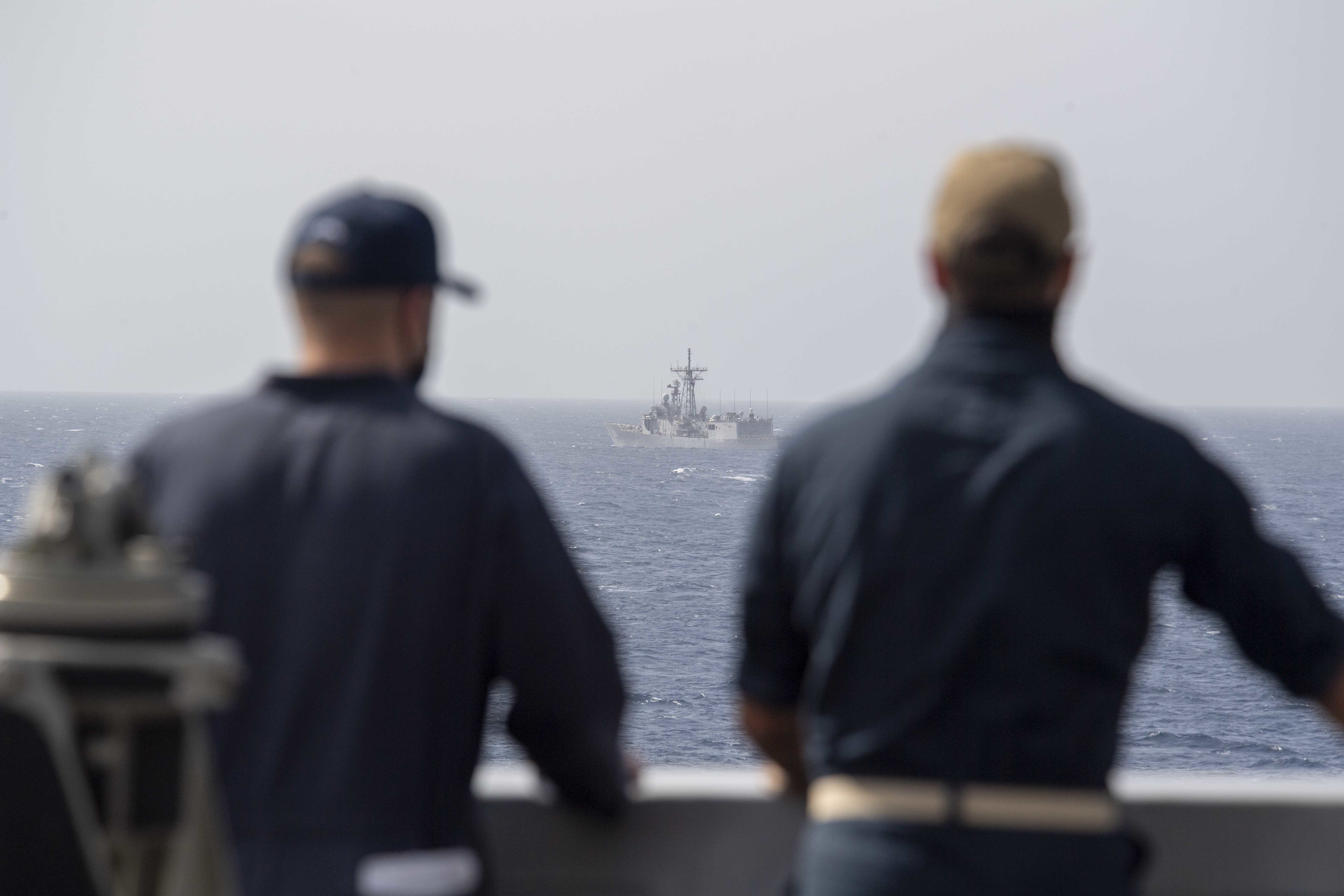 Egyptian ENS Sharm El-Sheikh, USS Somerset Perform Passing Exercise ...