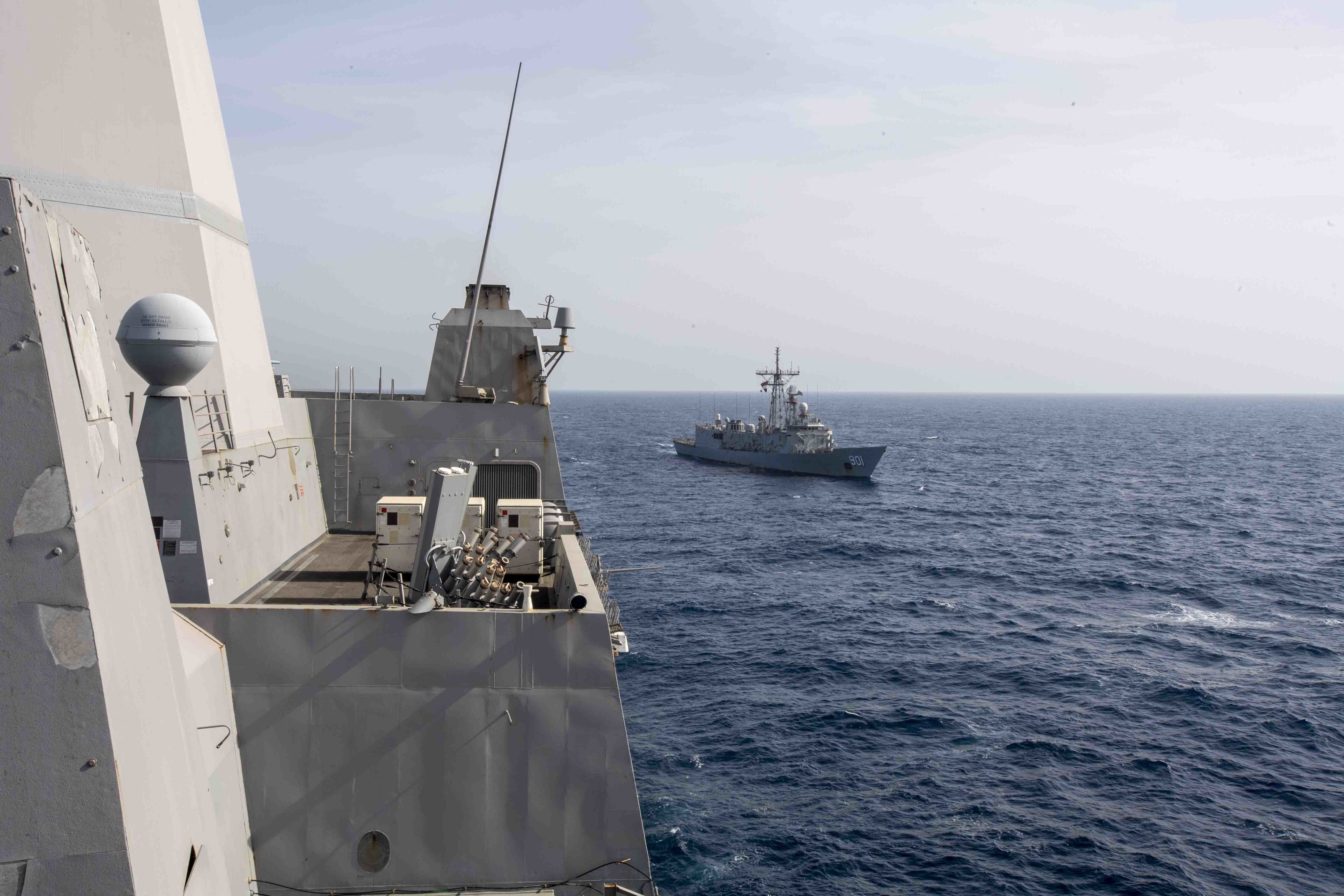 Egyptian ENS Sharm El-Sheikh, USS Somerset Perform Passing Exercise ...