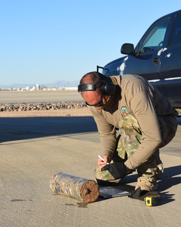 Airfield Evaluation Team comes to DM > Air Force Installation and ...