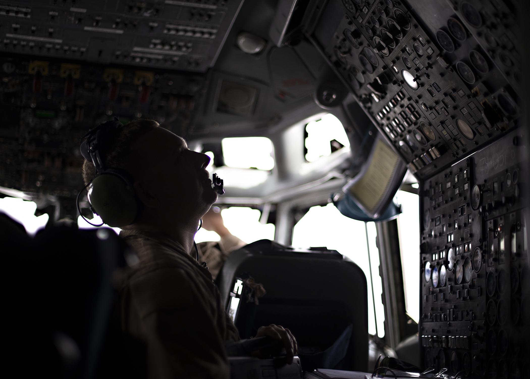 AWACS crew eyes over the battle > U.S. Air Forces Central > 380AEW ...