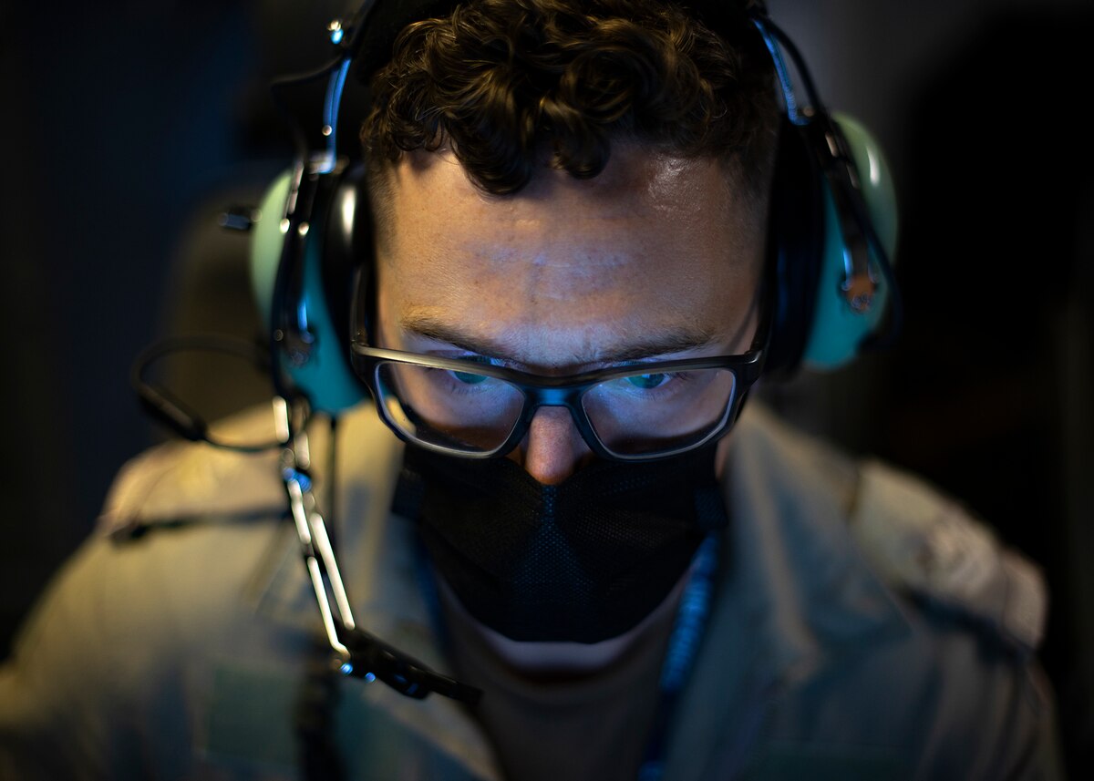 AWACS crew eyes over the battle > U.S. Air Forces Central > 380AEW ...