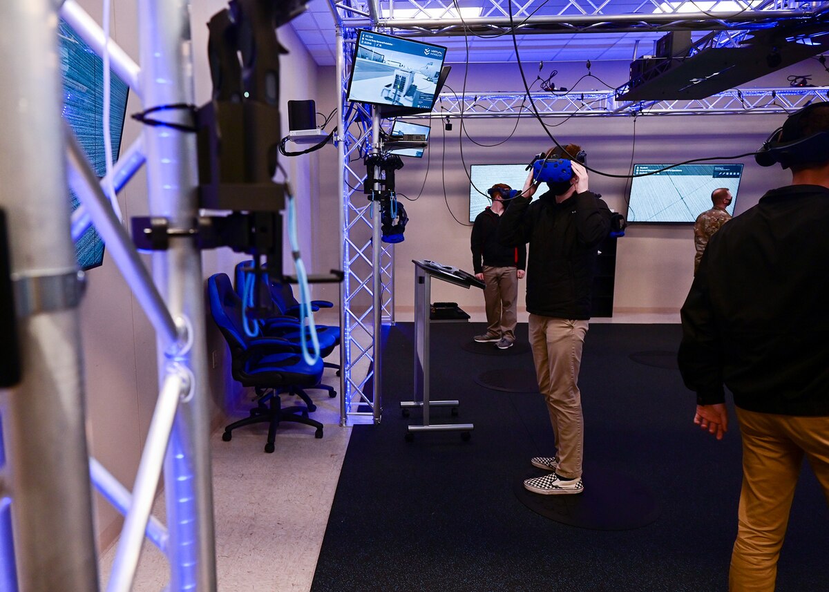 19th AW hosts University of Arkansas ROTC cadets > Little Rock Air ...