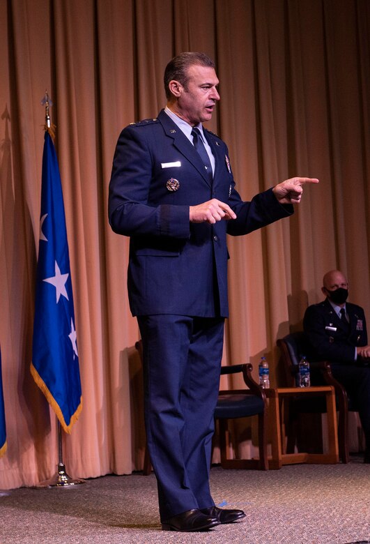 Air Force ops chief speaks to graduating SUPT Class 21-07 > Vance Air ...