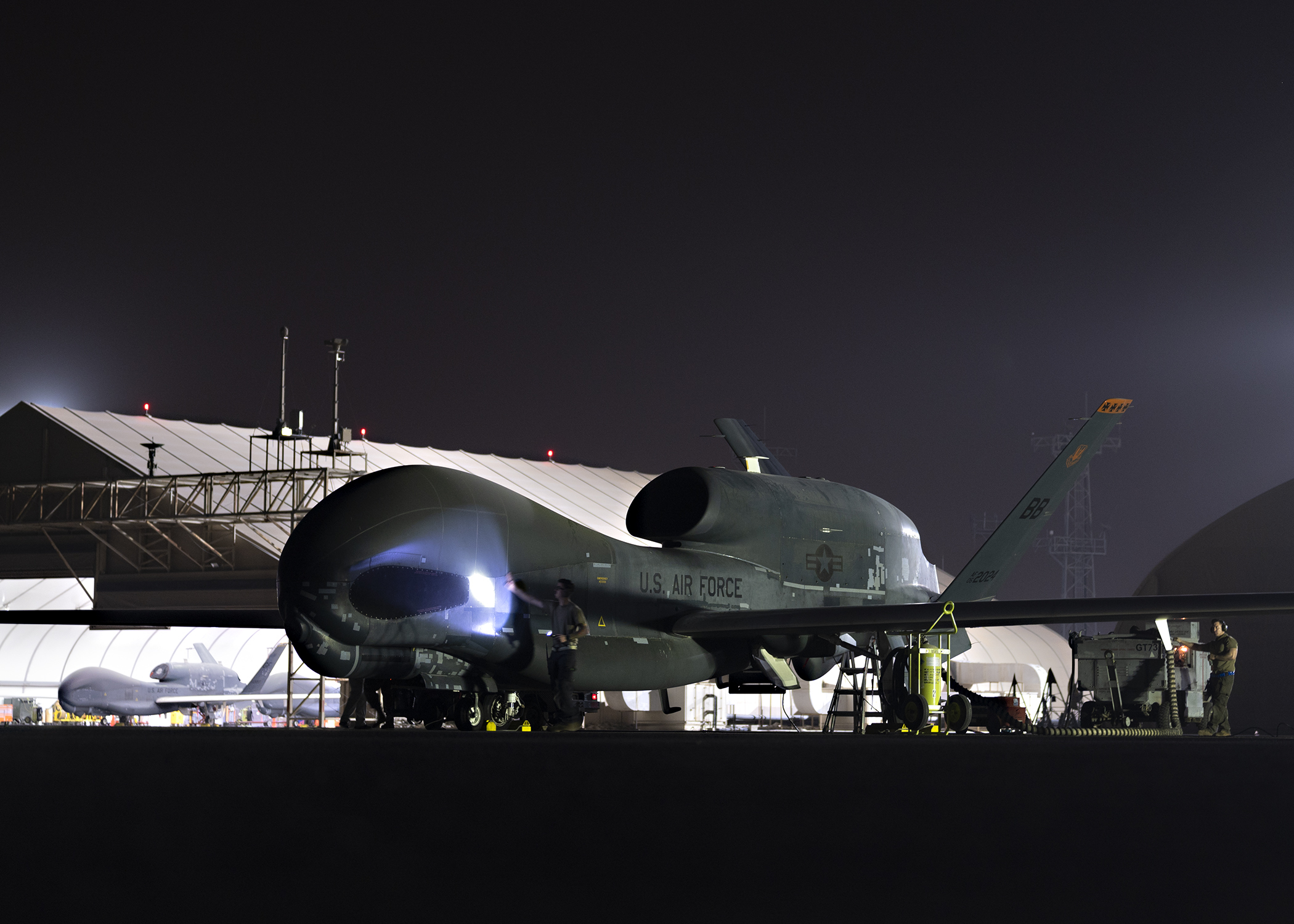 Night owl maintainers launch Global Hawks > U.S. Air Forces Central ...
