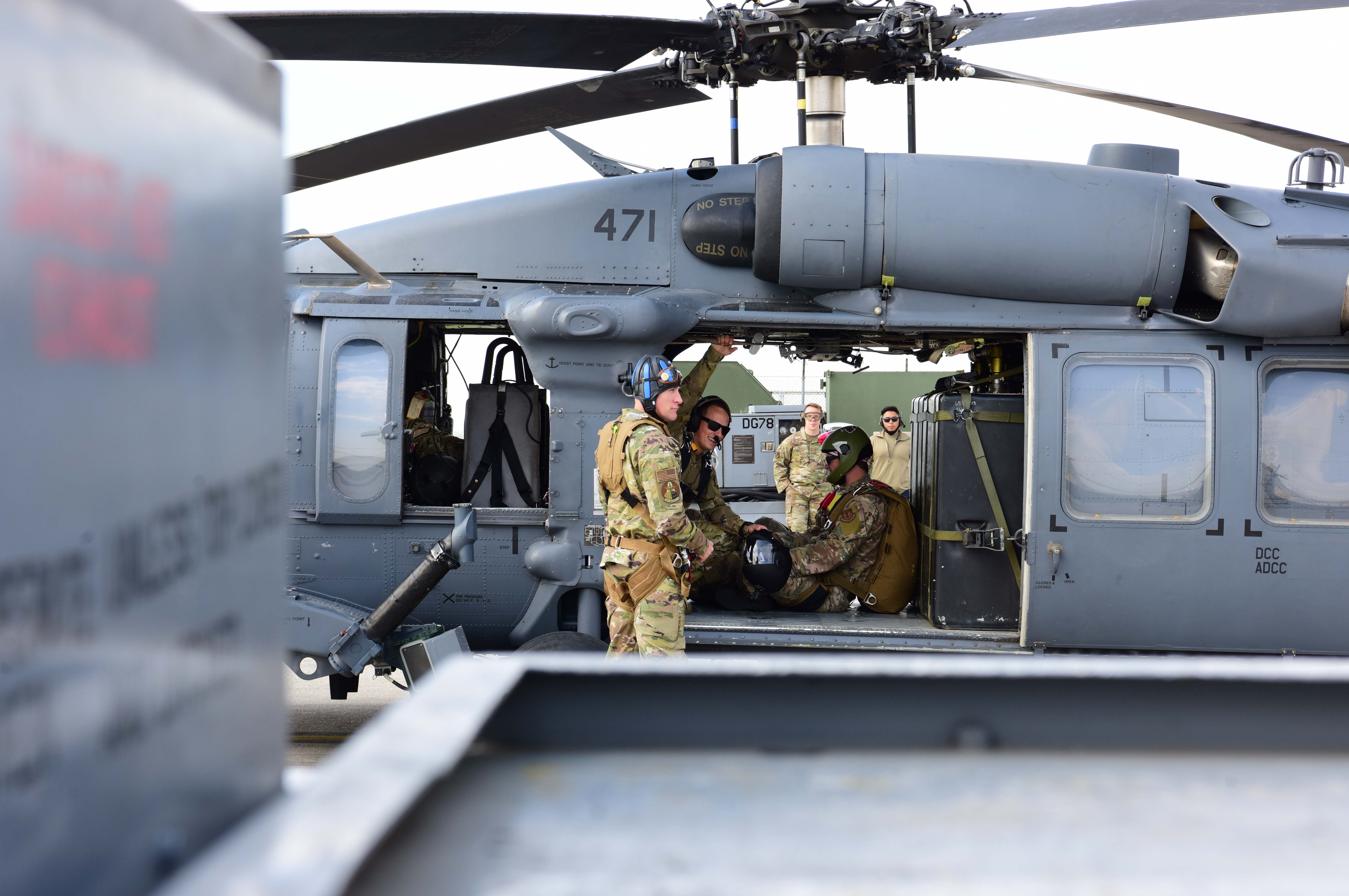31 FW command chief Newman takes his final flights > Aviano Air Base ...