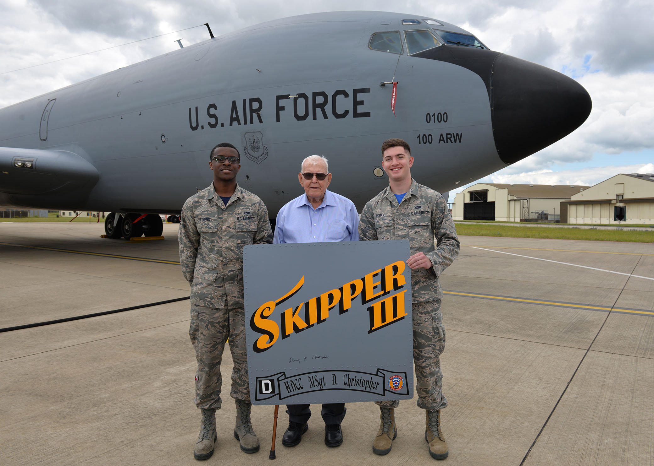 ‘Skipper III’ nose art dedication recognizes special bond, legacy of 100th Bomb Group > Royal ...
