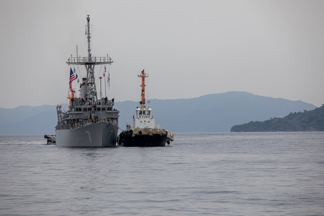 U.S. Navy Mine Countermeasures Ship visits MCAS Iwakuni
