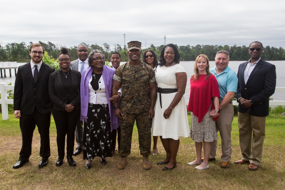 2nd Marine Expeditionary Brigade Change of Command > II Marine ...