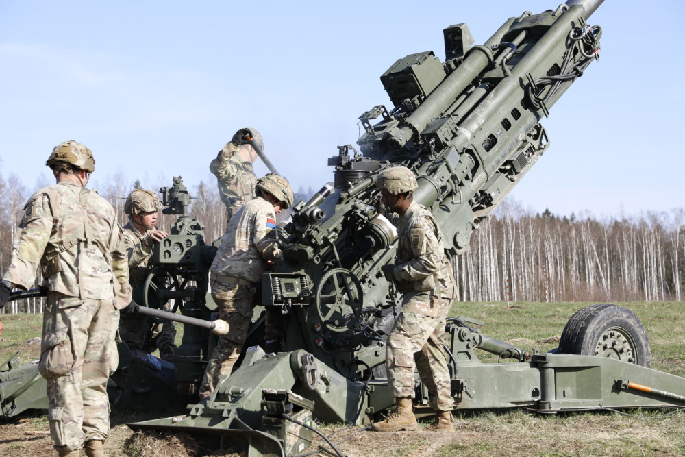 U.S. and British Soldiers strengthen relationships during Swift Response
