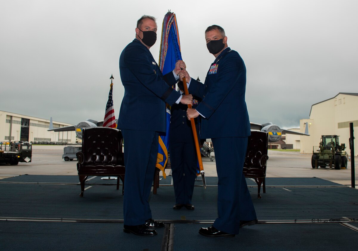 437th AW welcomes new commander > 315th Airlift Wing > Article Display