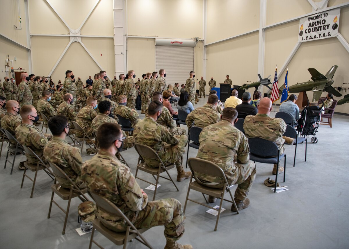 MUNS, LSS welcome new commanders > 388th Fighter Wing > Article Display