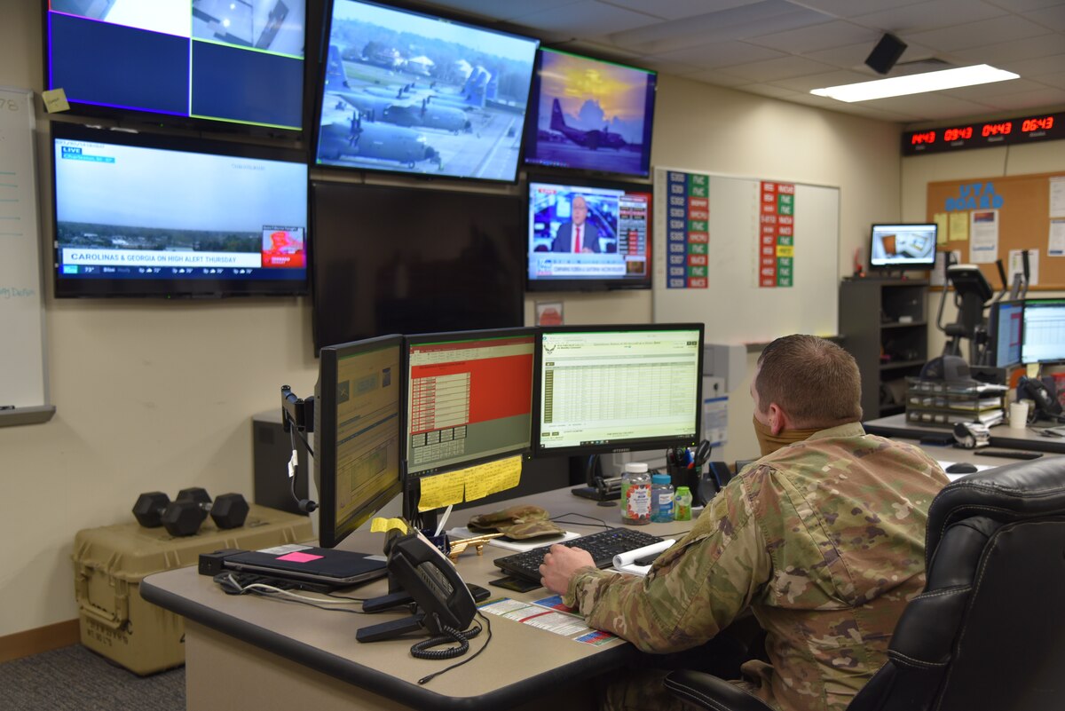 Maintenance Operations Center flightline gatekeepers > Nellis Air Force ...