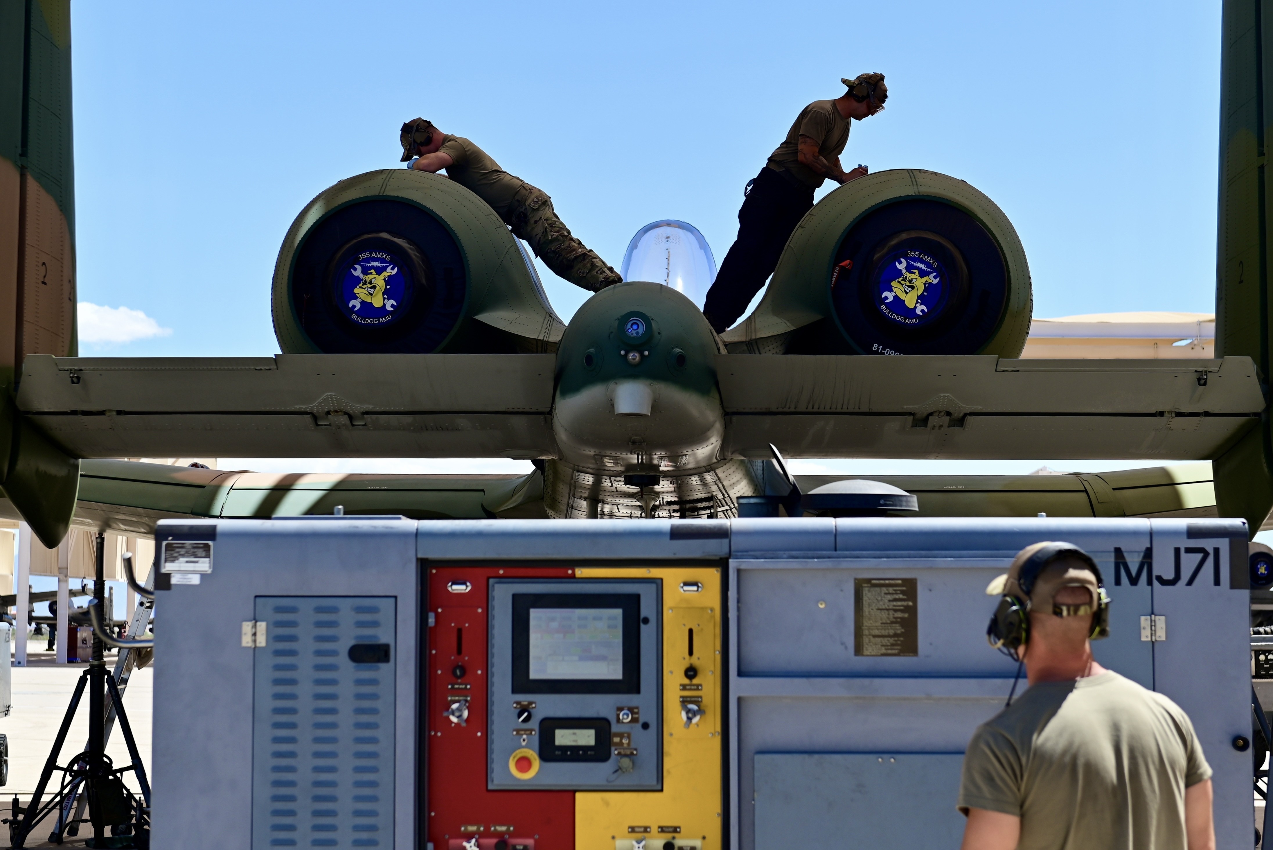 Maintaining hydraulics > Davis-Monthan Air Force Base > Article View