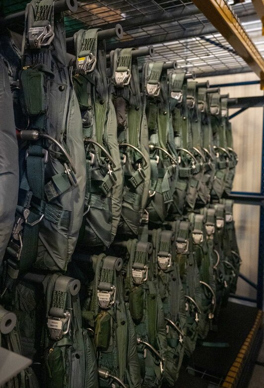 AFE updates parachutes, keeps C-17 aircrews safe > Dover Air Force Base ...