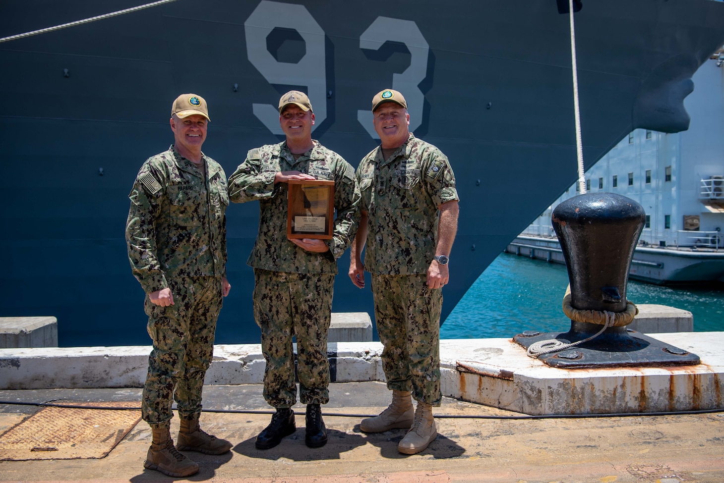 PACFLT Commander Presents Arizona Relic to Destroyer Crew > United ...