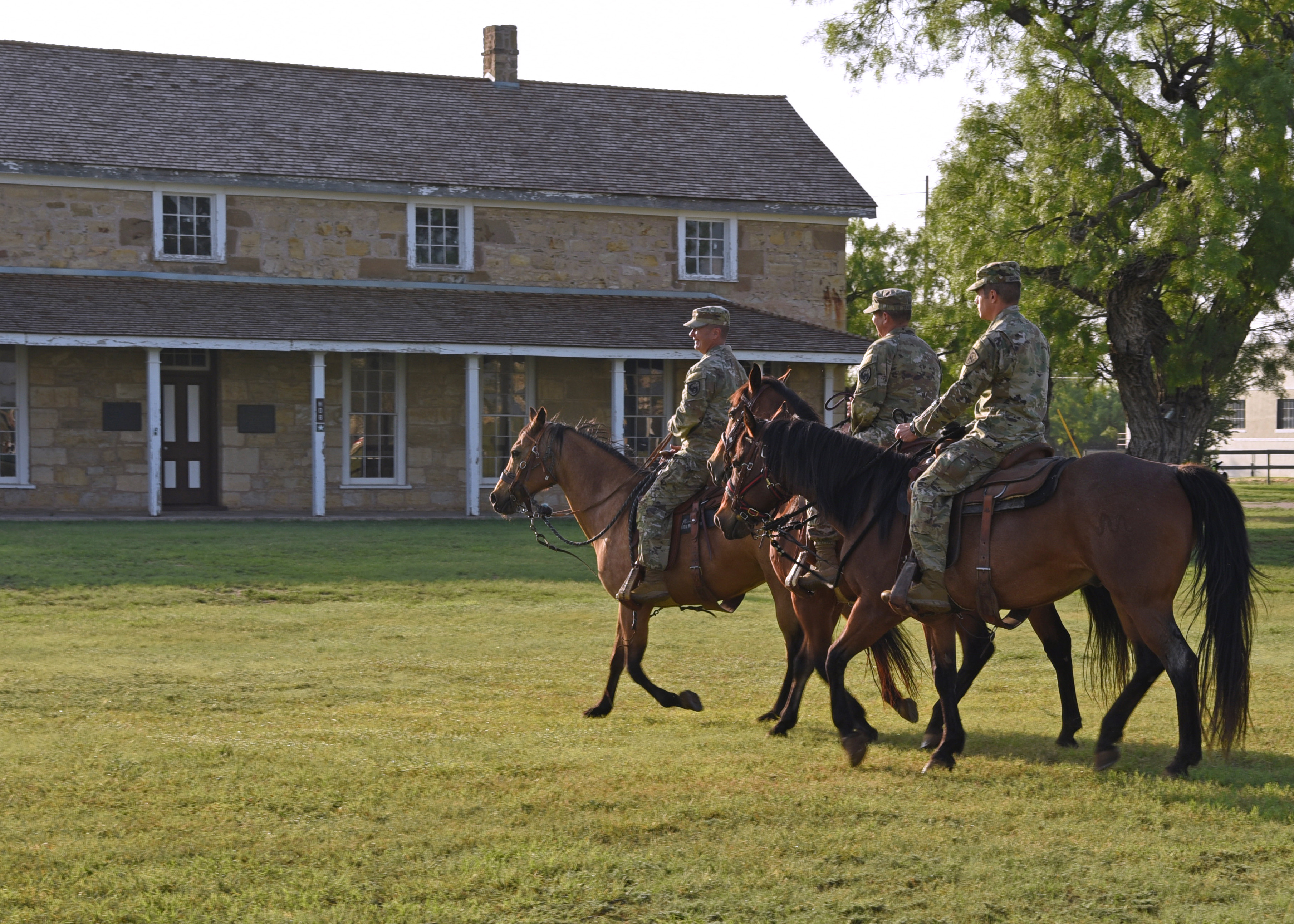 344th Military Intelligence Battalion conducts its Change of Command ...