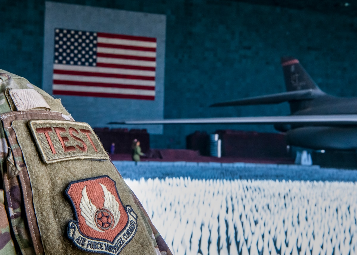 B-1B Lancer Undergoes Electronic Warfare Testing in the BAF > Edwards ...