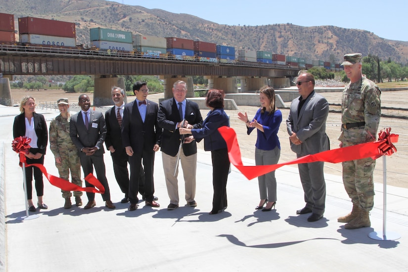 Corps marks completion of $100-million bridge pier protection project ...
