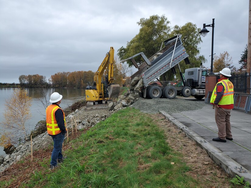 Army Corps of Engineers assisting with local flood fight efforts ...