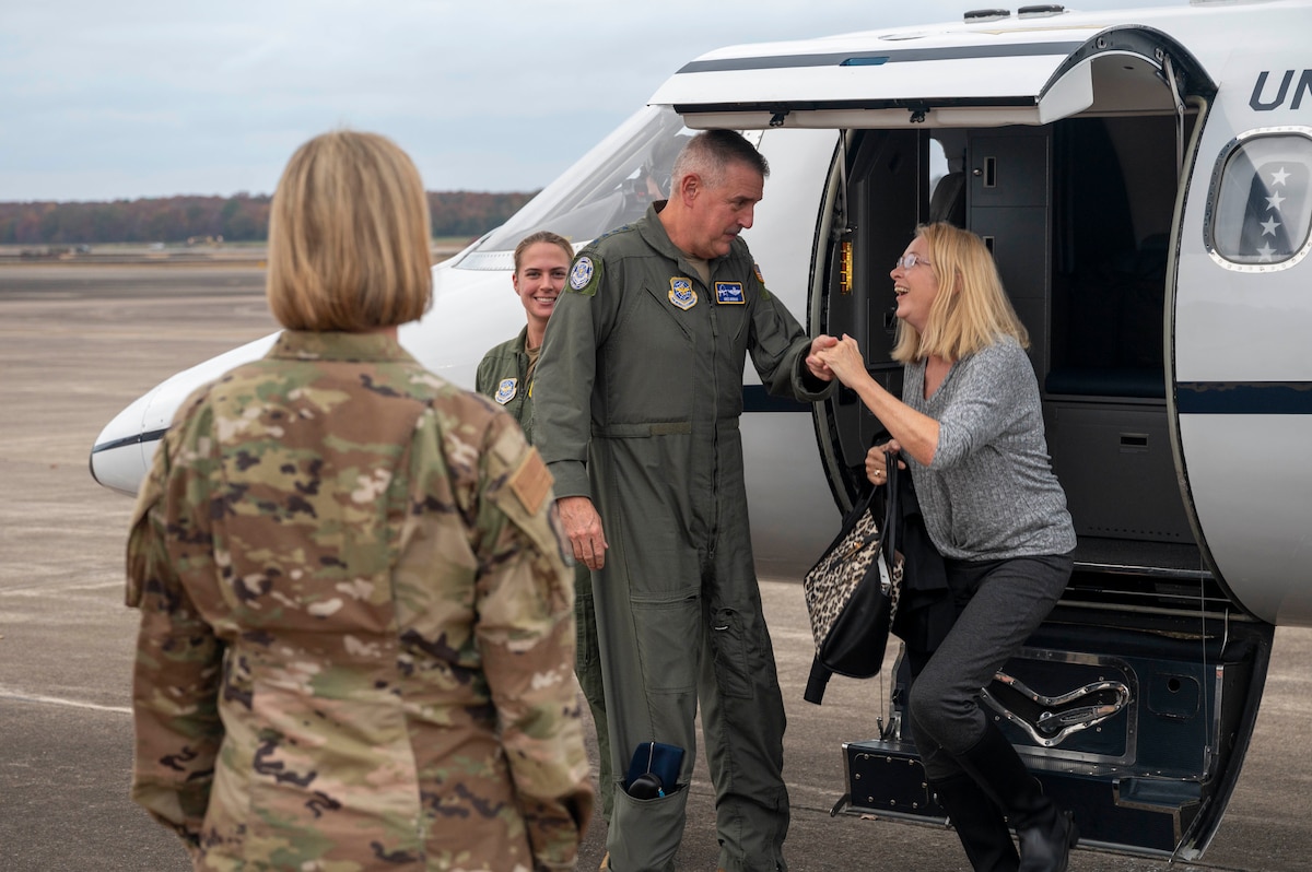 Let’s Go: Herk Nation welcomes AMC command team > Air Mobility Command ...