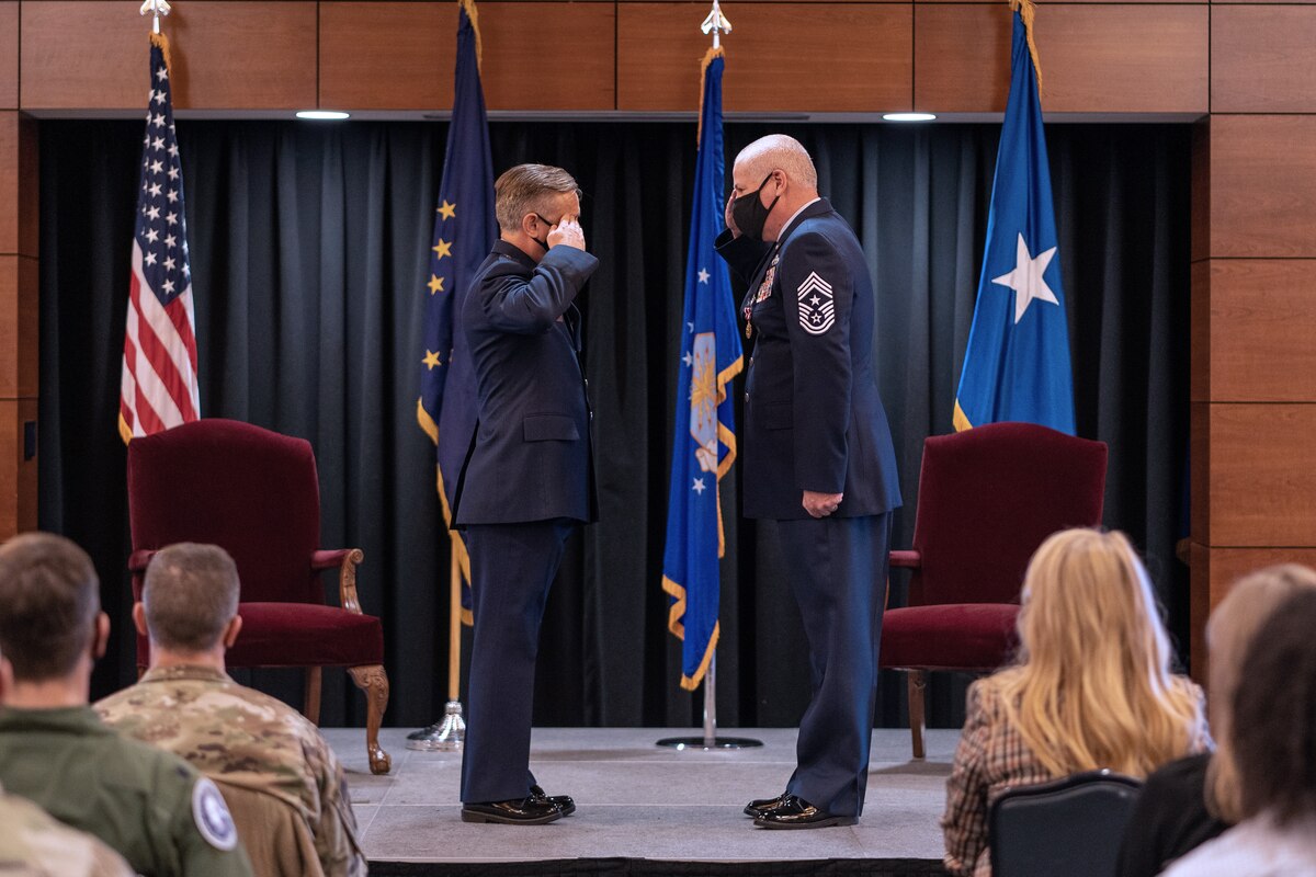 Pratt assumes command chief responsibilities for 176th Wing > 176th ...