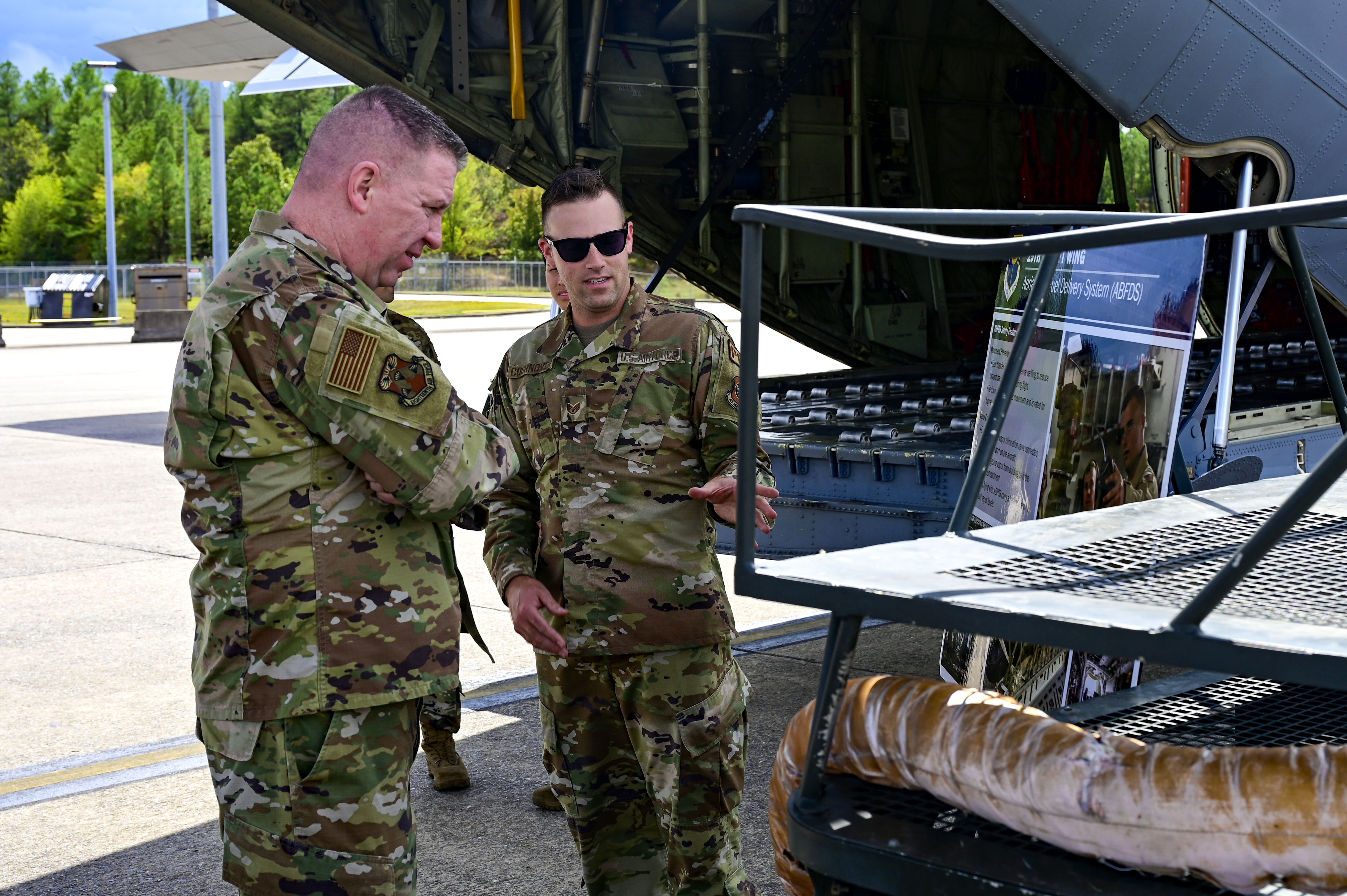 18th Air Force command chief visits LRAFB > Little Rock Air Force Base ...