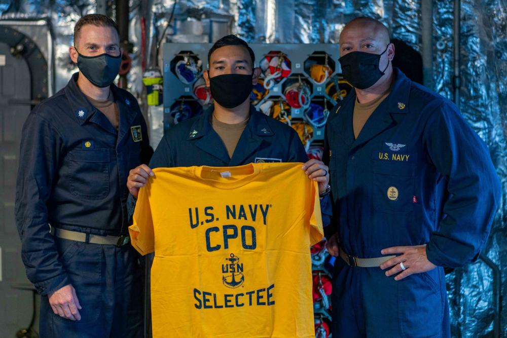 USS Jackson (LCS 6) Sailors Congratulate Chief Selectee > Naval Surface ...