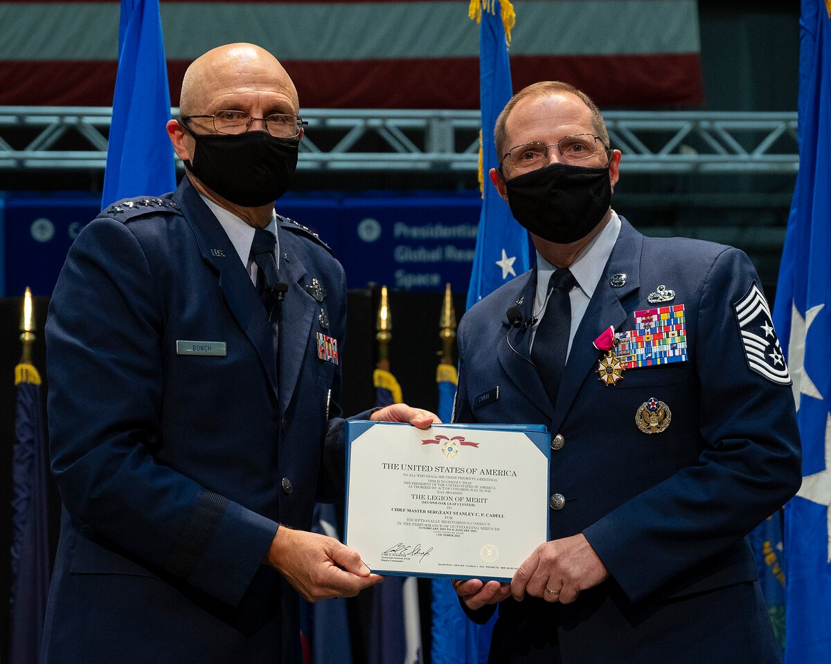 Command chief honored during retirement ceremony > Wright-Patterson AFB ...