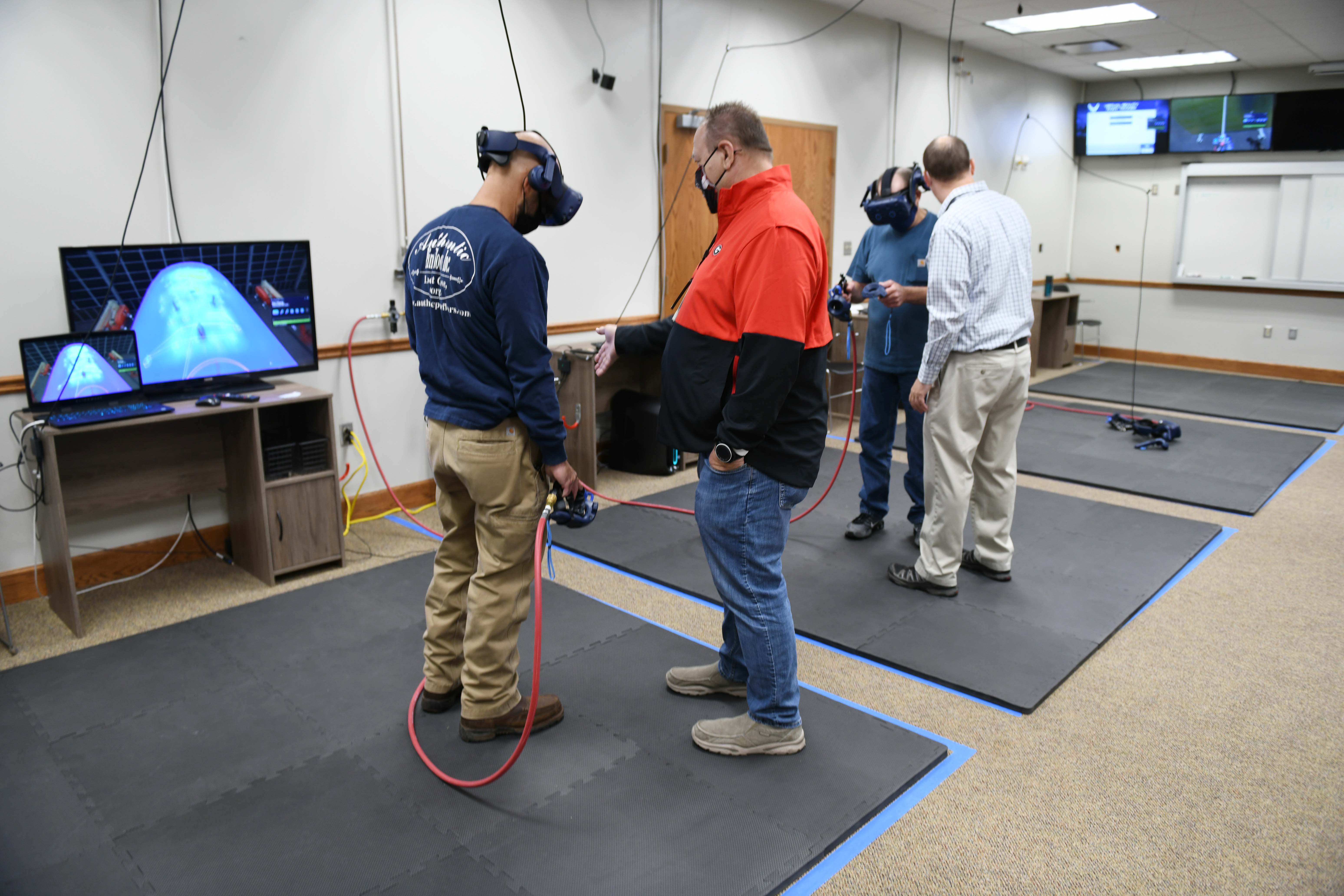 WR-ALC virtual reality paint simulator enhances classroom experience ...