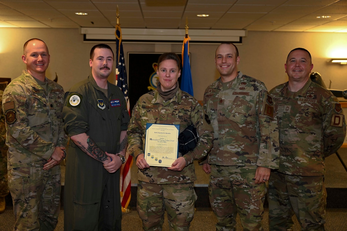RAF Mildenhall names newest dedicated flying crew chiefs > Royal Air ...