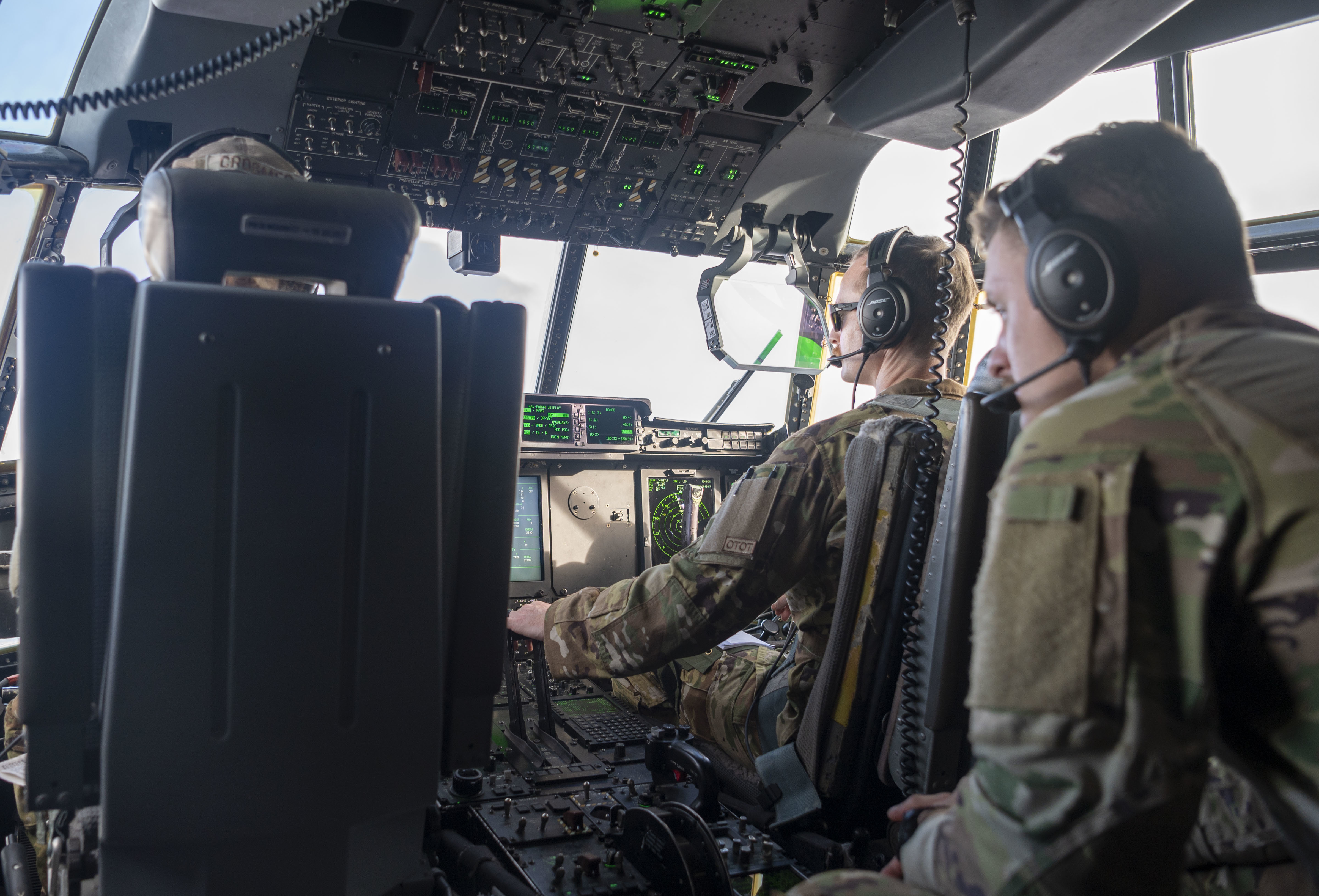 75th EAS Delivers Cargo