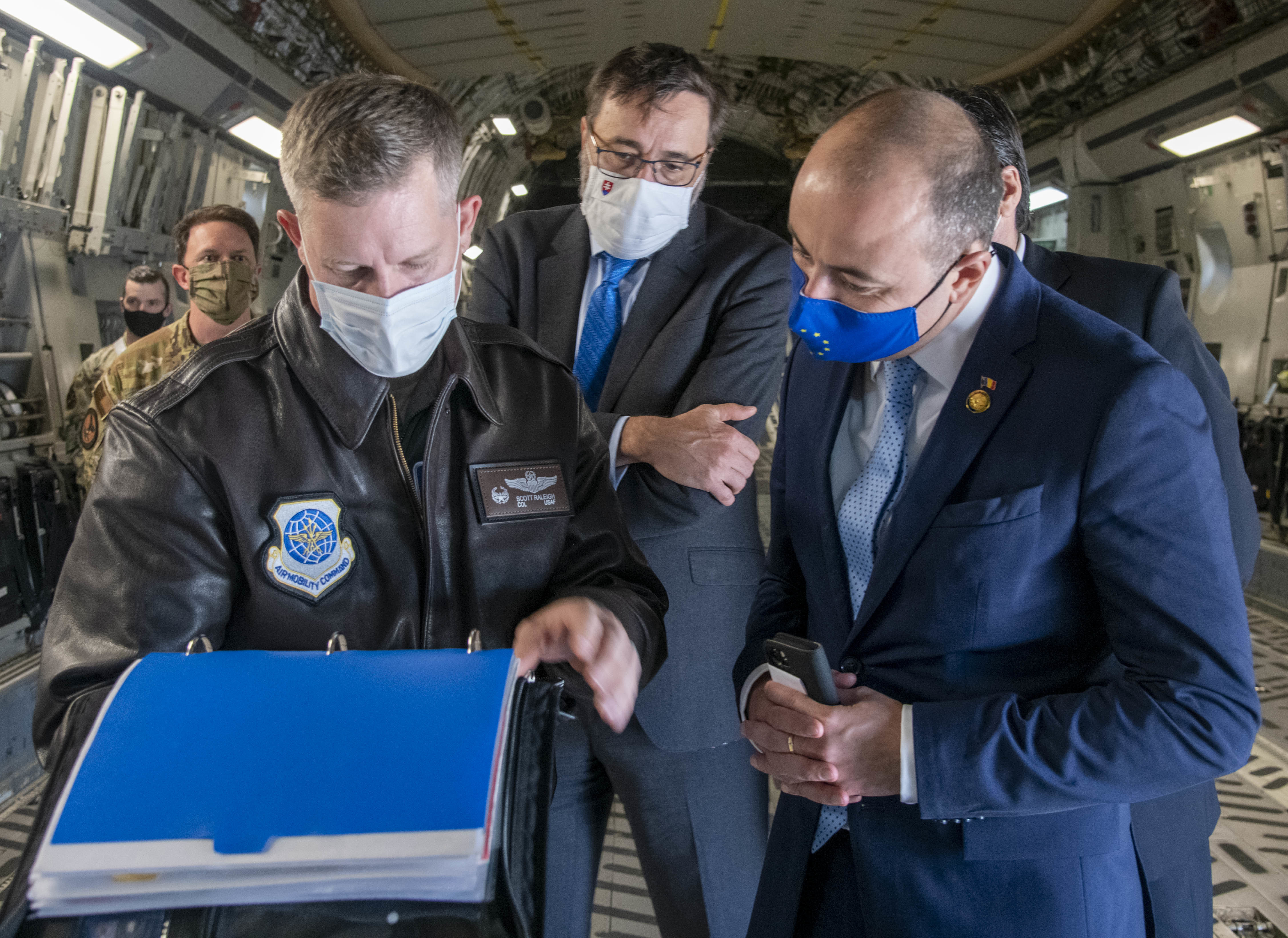 Ambassadors learn about Dover AFB mission > Secretary of the Air Force ...