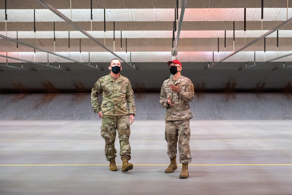 Brigadier Gen. Darren Cole visits McConnell > McConnell Air Force Base ...