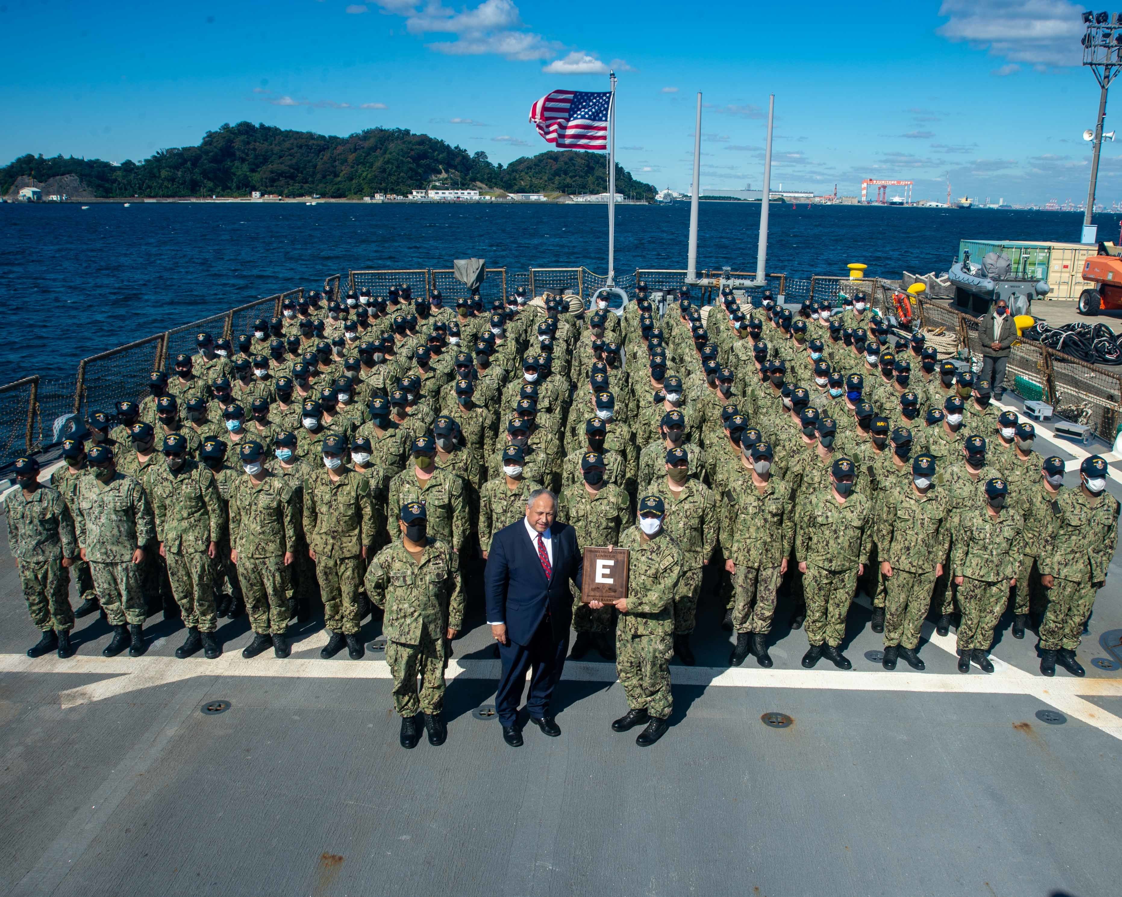 Secretary of the Navy Awards Battle “E” to USS Barry > United States ...