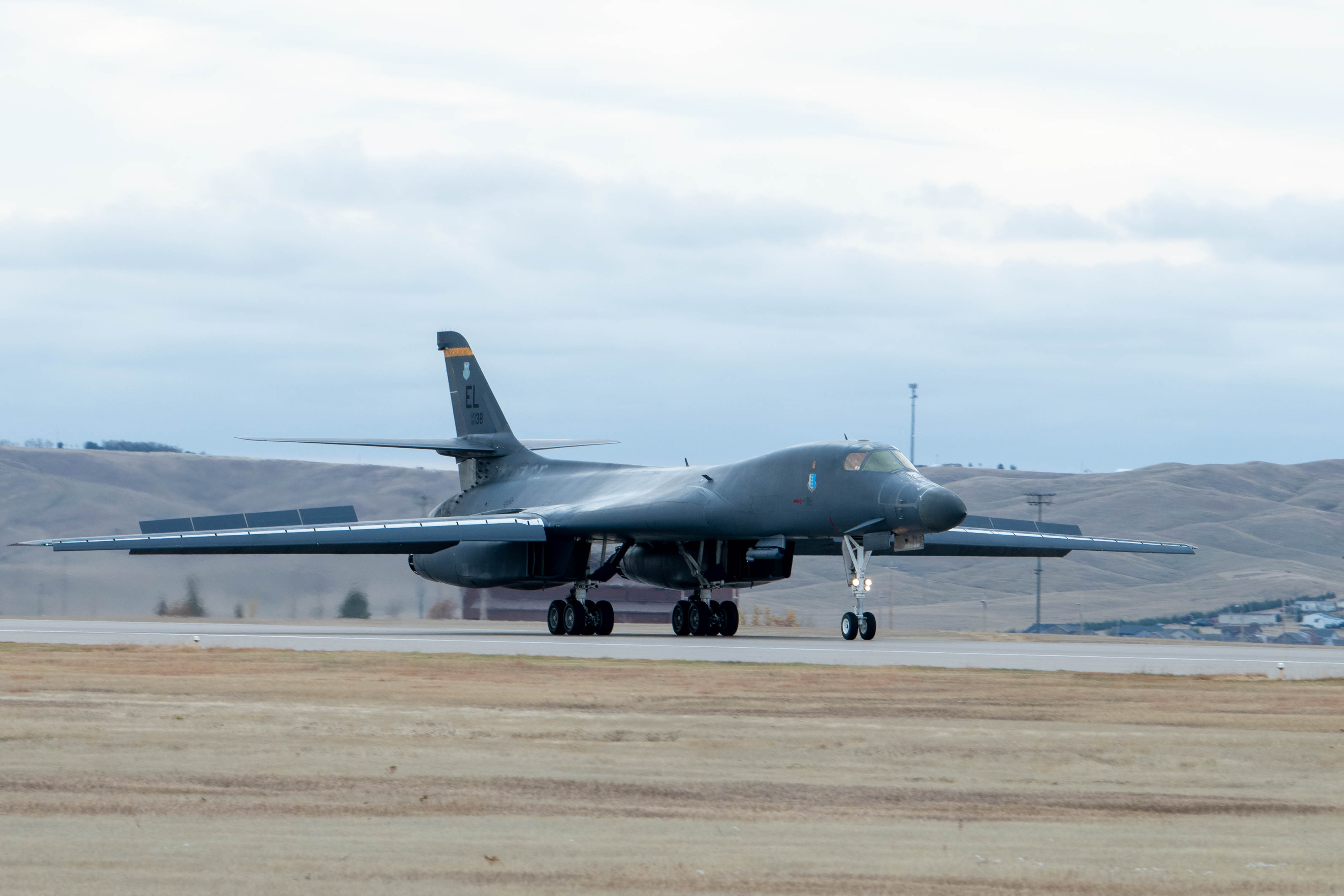 8th Air Force Commander and Command Chief visit Ellsworth > Ellsworth ...