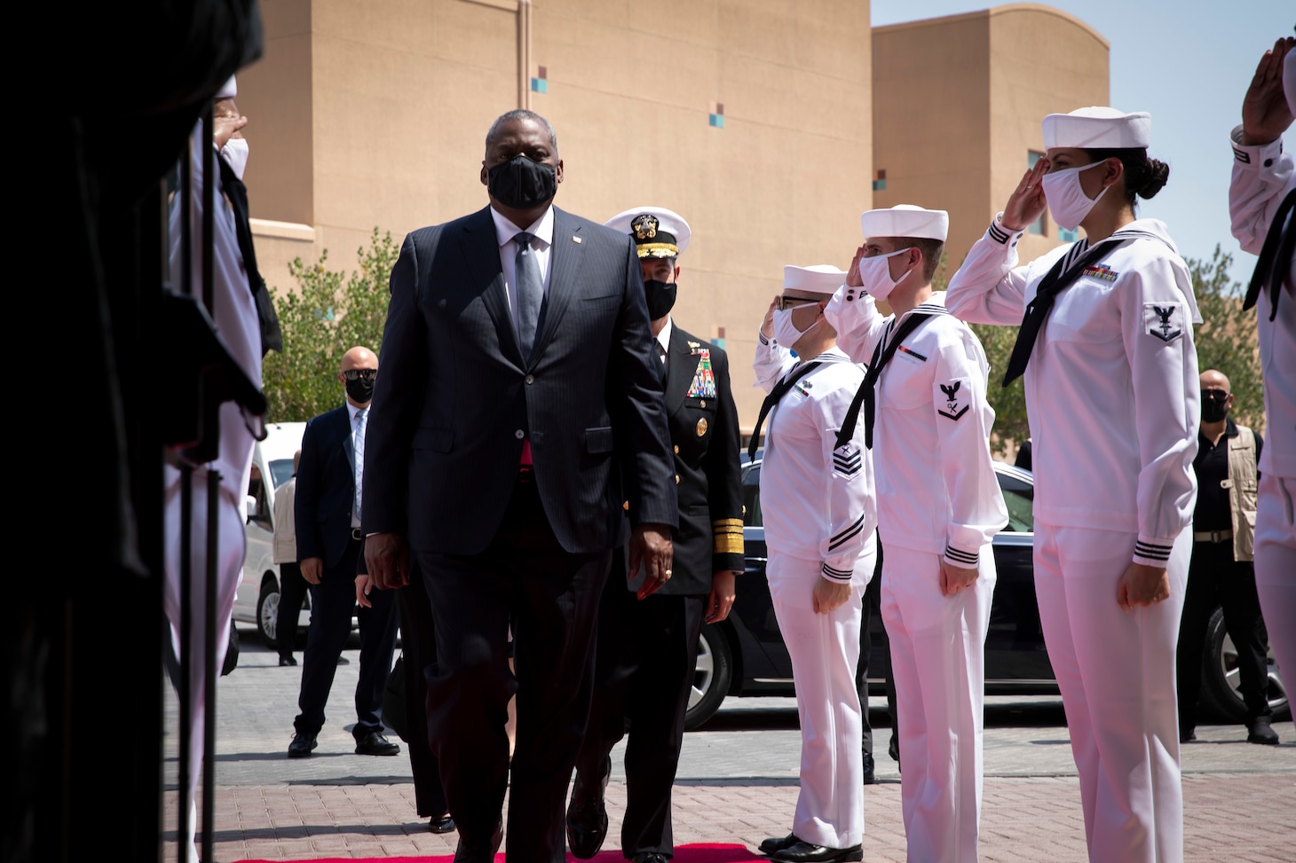 Defense Secretary Thanks Troops During NAVCENT Visit > United States ...