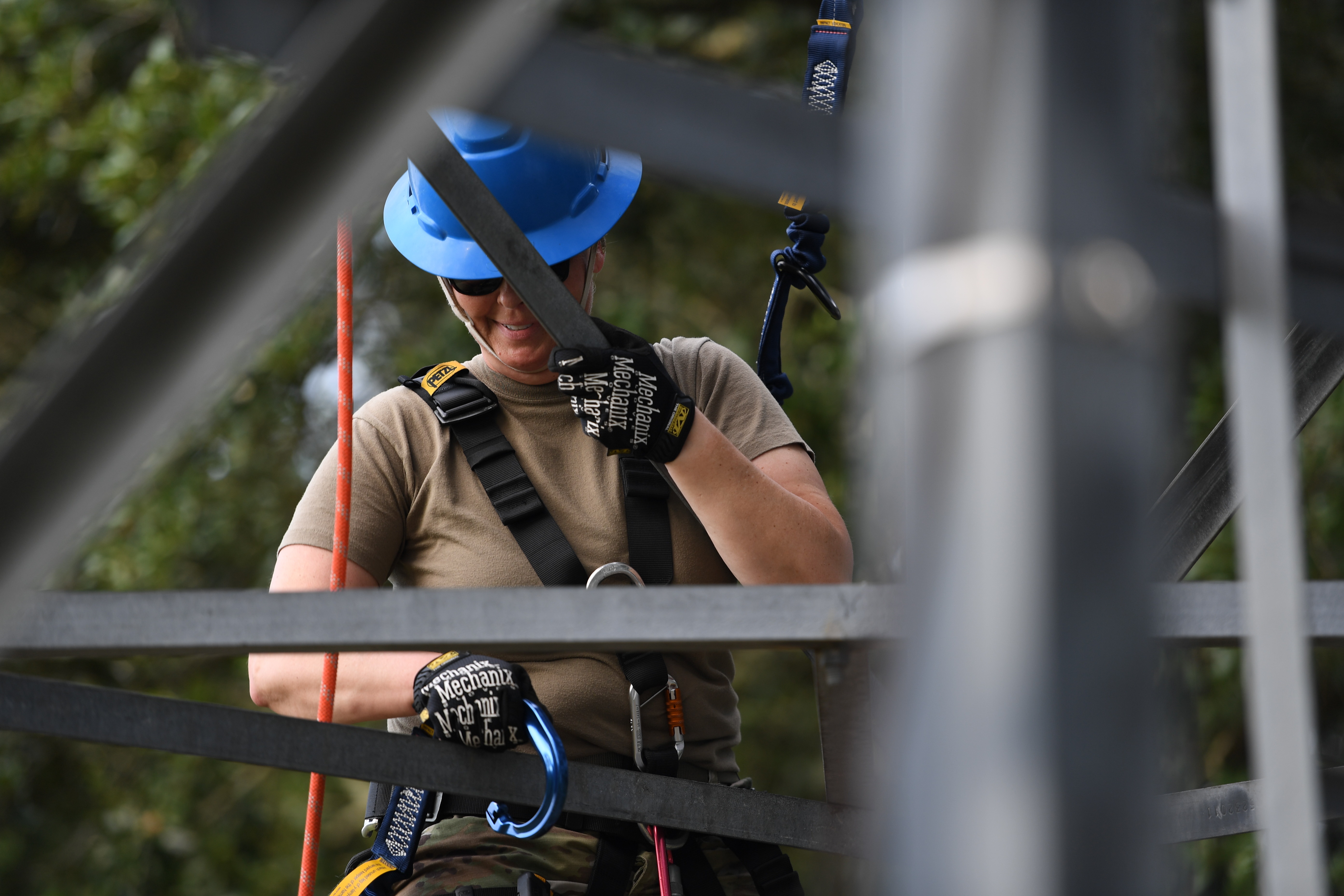 81st TRW leadership tours 85th EIS > Keesler Air Force Base > Article ...