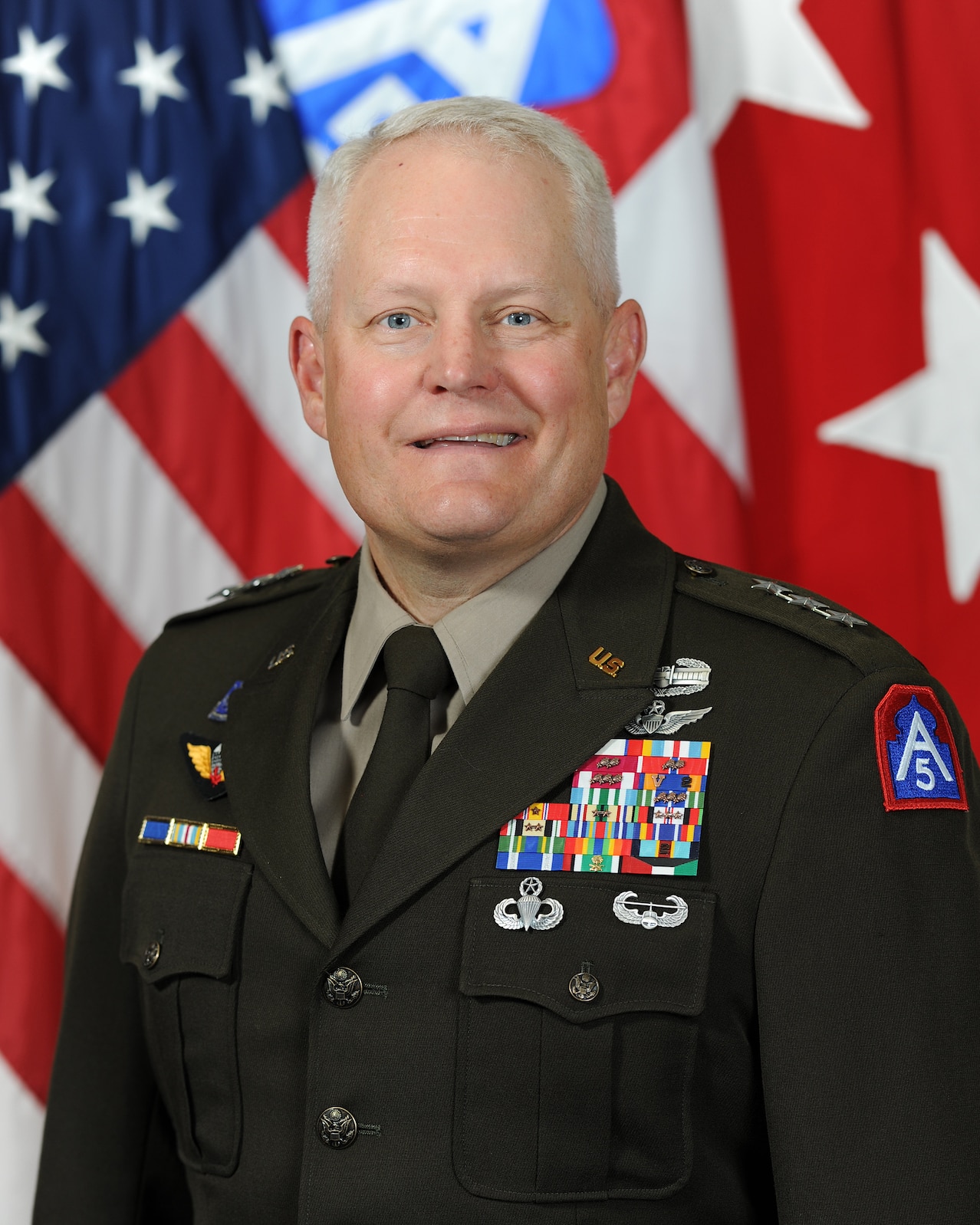 Lt. Gen. John R. Evans, Jr. official portrait