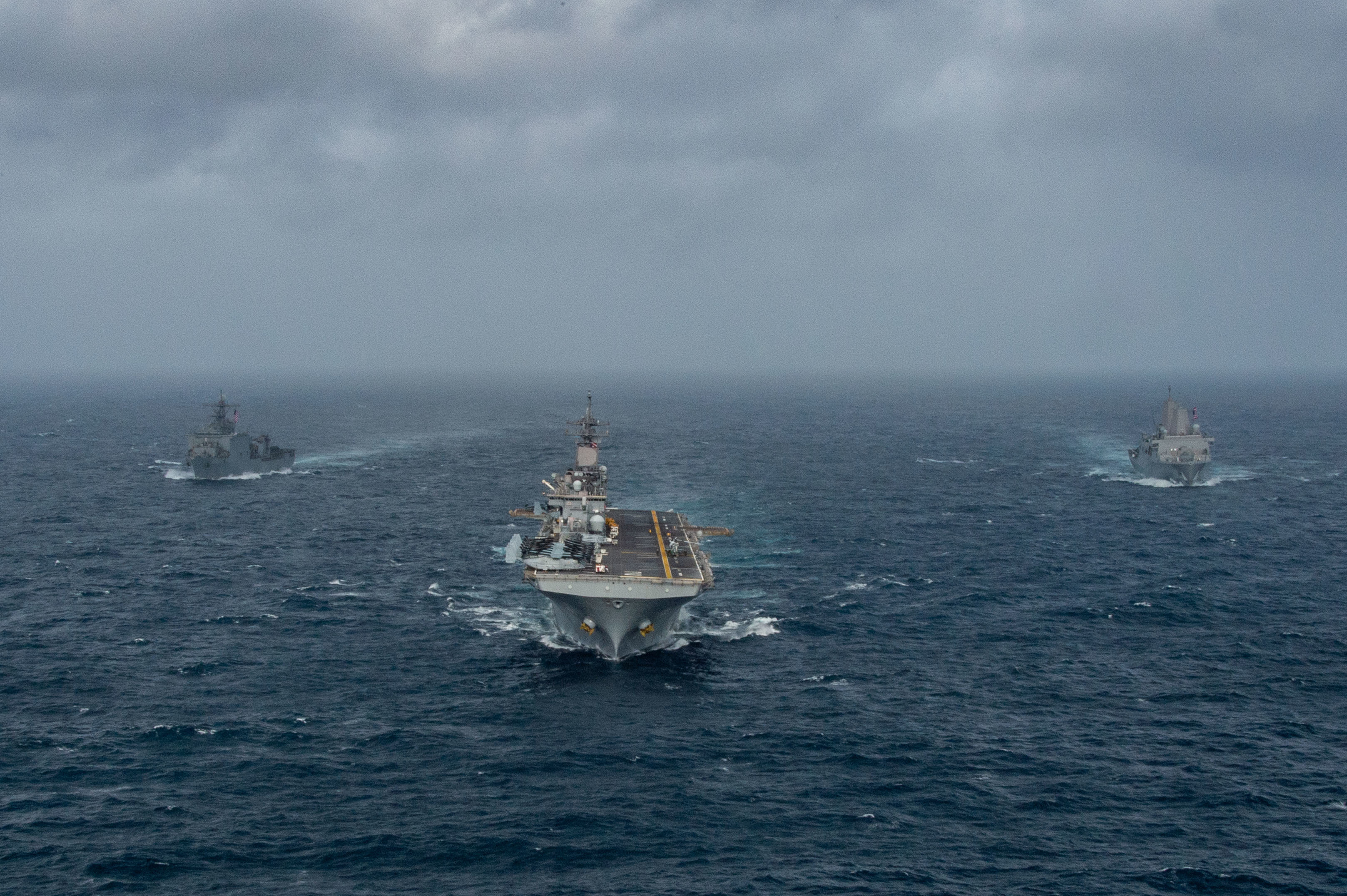 Essex Amphibious Ready Group Enters 5th Fleet > United States Navy ...