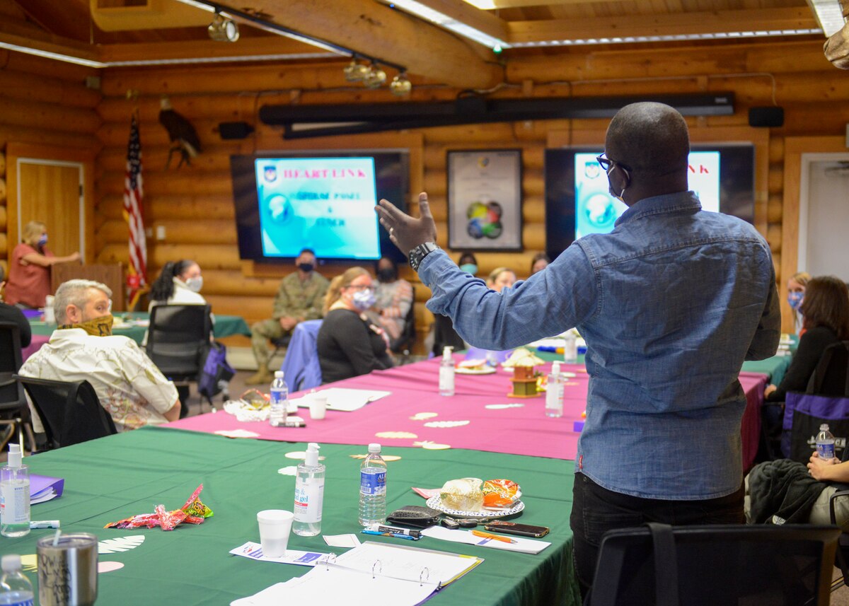 Linking hearts with Heart Link > Joint Base Elmendorf-Richardson > News