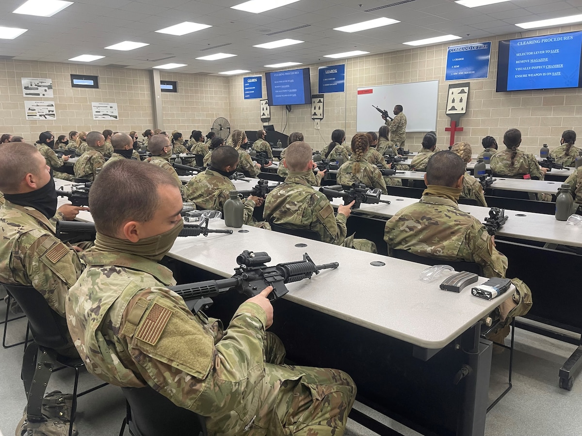 37th TRSS CATM instructors guide students with skill, precision > Air ...