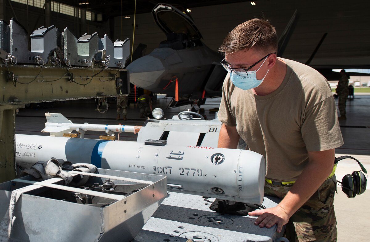 Fighter Generation crews take AIM in load competition > Eglin Air Force ...