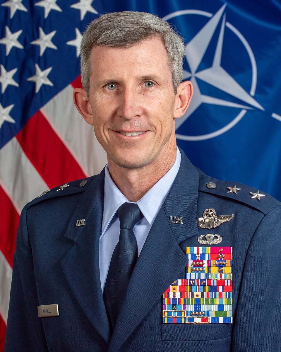 THOMAS E. KUNKEL > Air Force > Biography Display