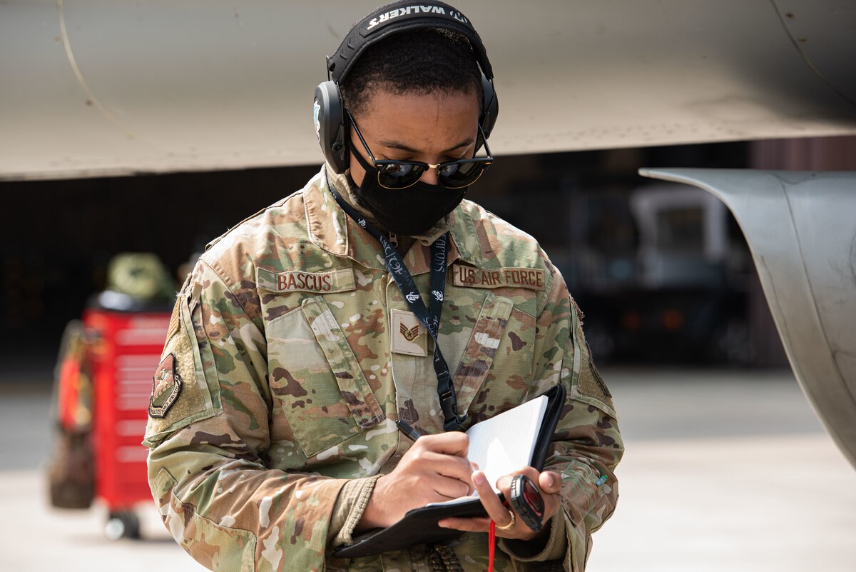 51 MXG hosts Weapons Load Crew of the 1st Quarter Competition 2022 ...