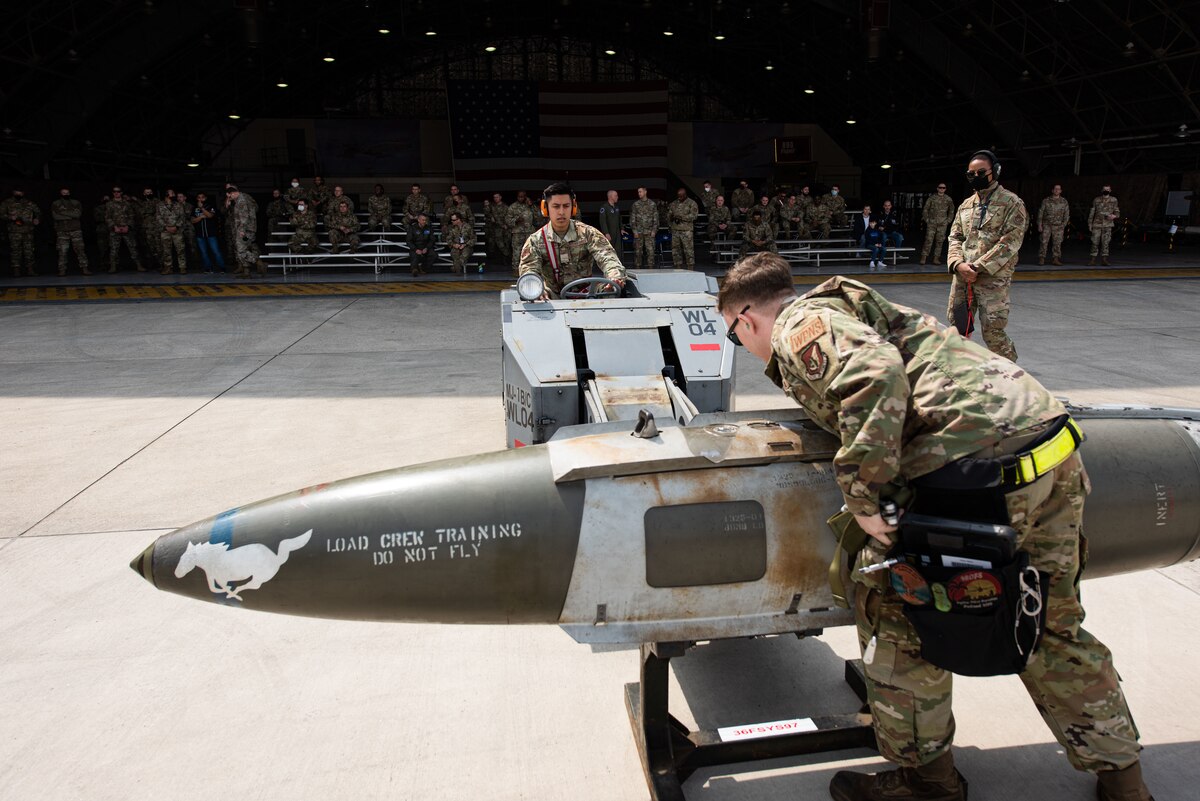 51 MXG hosts Weapons Load Crew of the 1st Quarter Competition 2022 ...