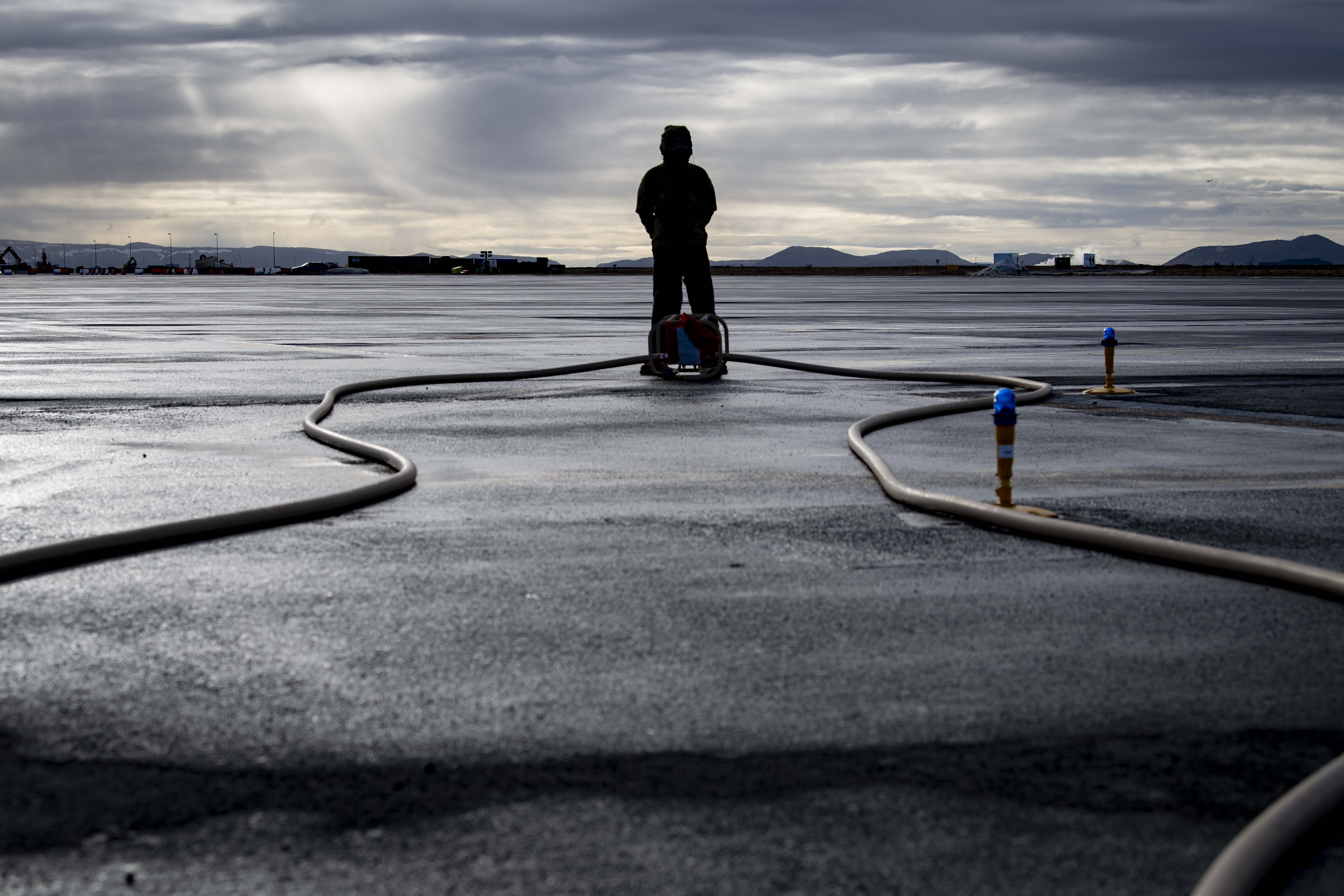Navy, Marine Corps Support Fixed Wing Refueling Operations in Iceland ...
