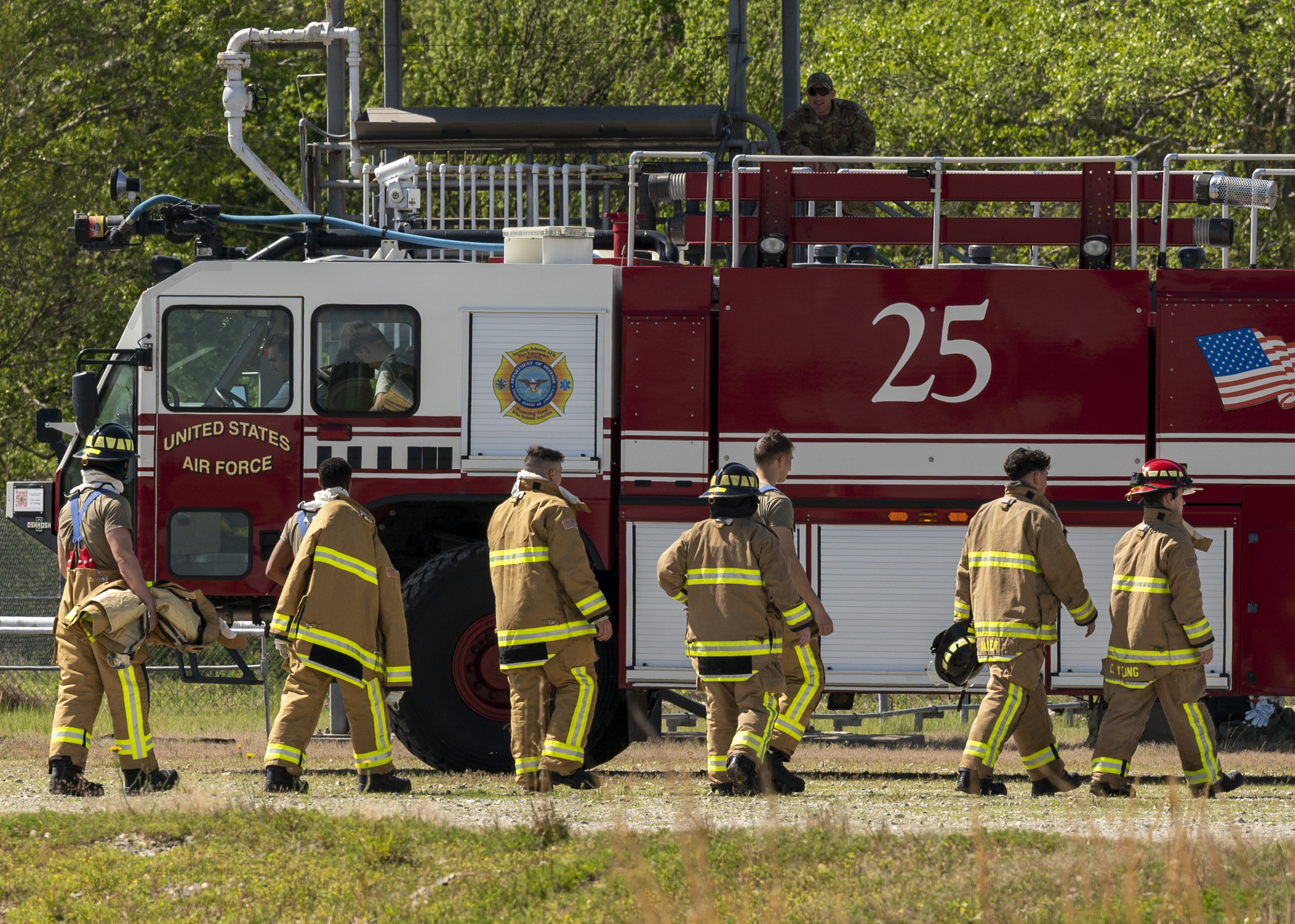 4 CES, 916 CES conduct live fire training