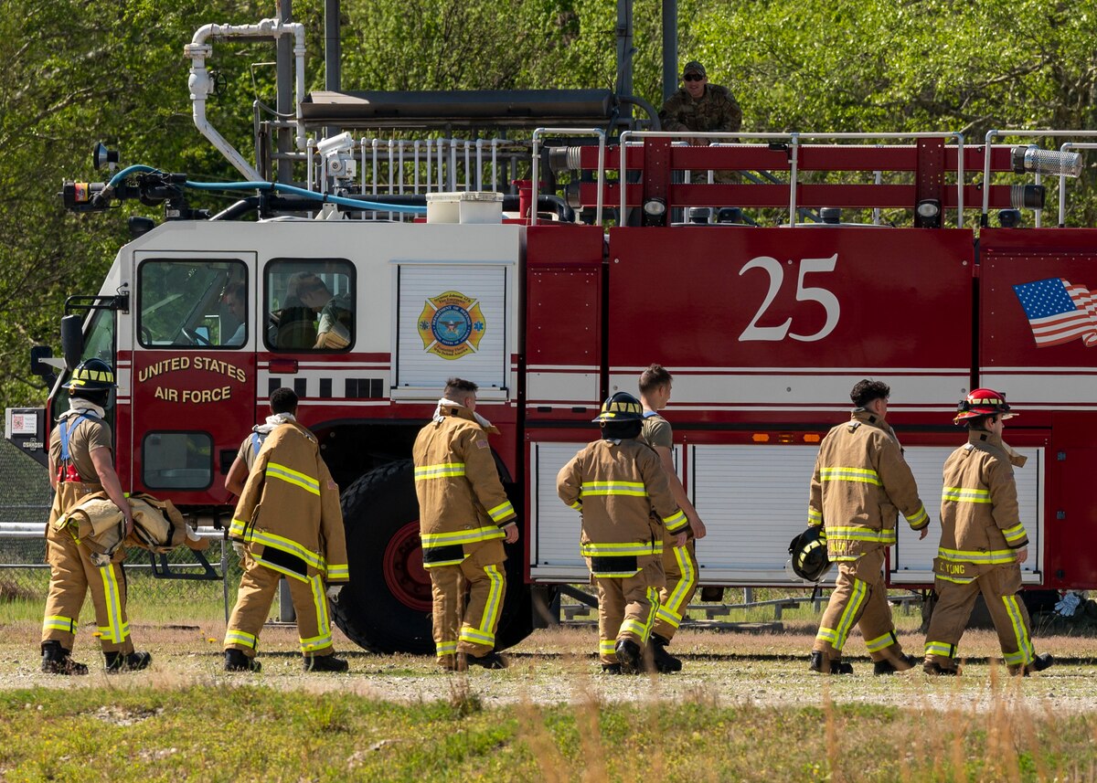 4 CES, 916 CES conduct live fire training > Seymour Johnson Air Force ...