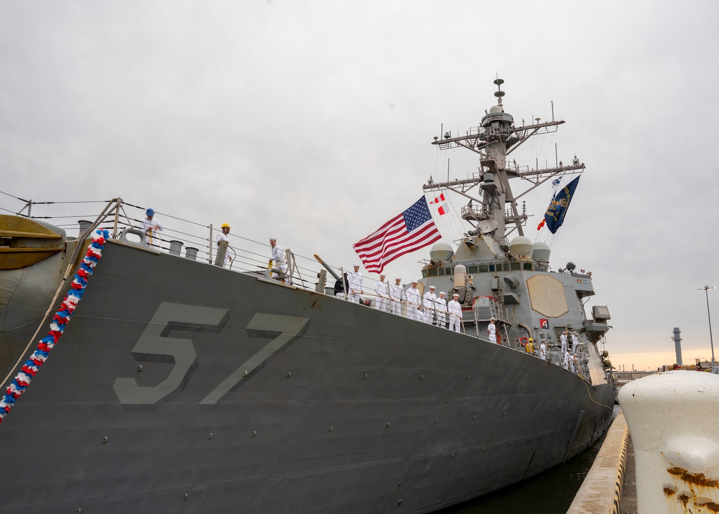 USS Mitscher Returns to Norfolk After Surge Deployment > U.S. Fleet ...