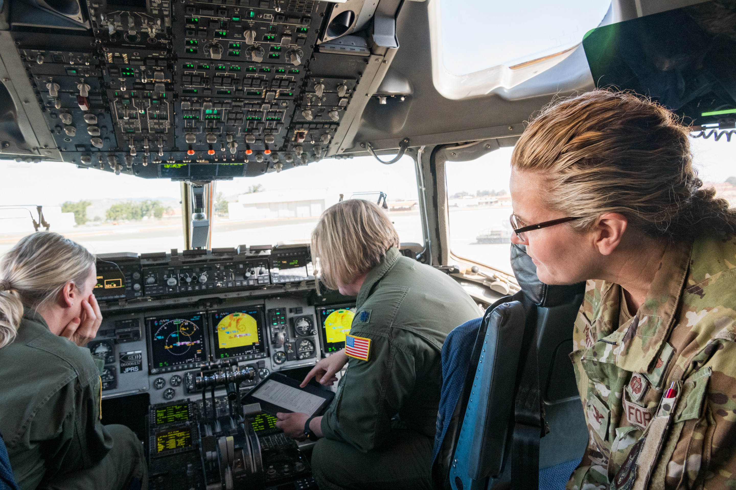All-female aircrew takes flight > 349th Air Mobility Wing > Article Display